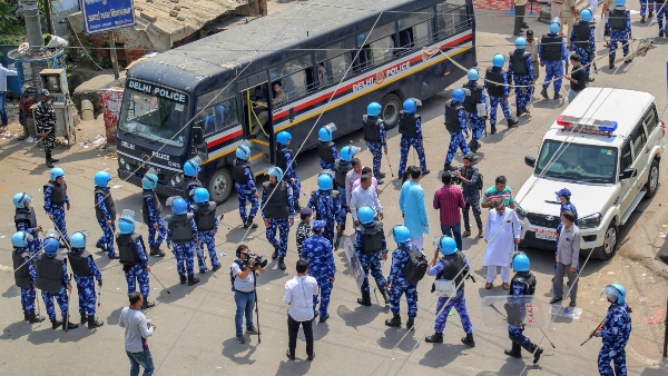 ಜಹಾಂಗೀರಪುರಿ ಗಲಭೆ : ಪೊಲೀಸರ ಪಕ್ಷಪಾತದ ನಡೆಗೆ ಮುಸ್ಲಿಂ ಸಮುದಾಯದ ಆಕ್ರೋಶ ...