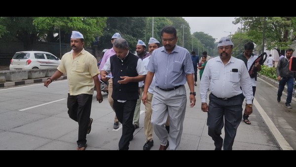 ಐಪಿಎಸ್ ಅಧಿಕಾರಿ ಡಾ ಪಿ ರವೀಂದ್ರನಾಥ್ ಹೈಡ್ರಾಮಾ: ಡಿಜಿ ಕಚೇರಿವರೆಗೆ ಕಾಲ್ನಡಿಗೆ ...