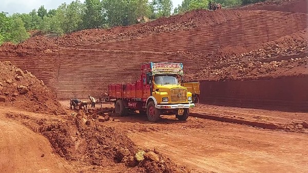 ಮಂಗಳೂರಿನಲ್ಲಿ ಮಣ್ಣಿನ ಗಣಿಗಾರಿಕೆ ಅವ್ಯಾಹತ! ಮಿನಿ ಬಳ್ಳಾರಿ ಆಗಲಿದ್ಯಾ ಮಂಗಳೂರು ...