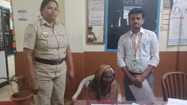 ಕೊಪ್ಪಳ: ವಯಸ್ಸಾದ ತಾಯಿಯನ್ನು ದೇವಸ್ಥಾನದಲ್ಲೇ ಬಿಟ್ಟು ಪರಾರಿಯಾದ ಮಗ | Koppal ...