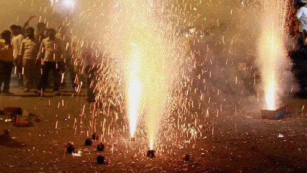 ದೀಪಾವಳಿ ಪಟಾಕಿ ದುರಂತ: 40 ಜನರ ಕಣ್ಣಿಗೆ ಗಾಯ | Deepavali fireworks tragedy ...