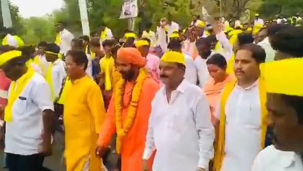 ರಾಜ್ಯದಲ್ಲಿ ಹೆಚ್ಚಾದ ಮೀಸಲಾತಿ ಕೂಗು, ನಮಗೂ ಮೀಸಲಾತಿ ನೀಡಿ ಎಂದ ಈಡಿಗ ಸಮುದಾಯ ...