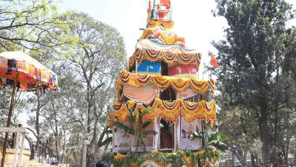 ನಂದಿಯಲ್ಲಿ ಅದ್ಧೂರಿ ಬ್ರಹ್ಮ ರಥೋತ್ಸವ, ಜಾತ್ರೆಗೆ ಮೆರಗು ನೀಡಿದ ಕಲಾ ತಂಡಗಳು ...