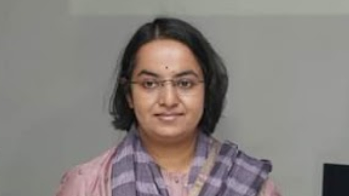 ರಶ್ಮಿ ಮಹೇಶ್ ಸೇರಿ ಹಲವು ಐಎಎಸ್ ಅಧಿಕಾರಿಗಳ ವರ್ಗಾವಣೆ | 14 IAS Officers ...