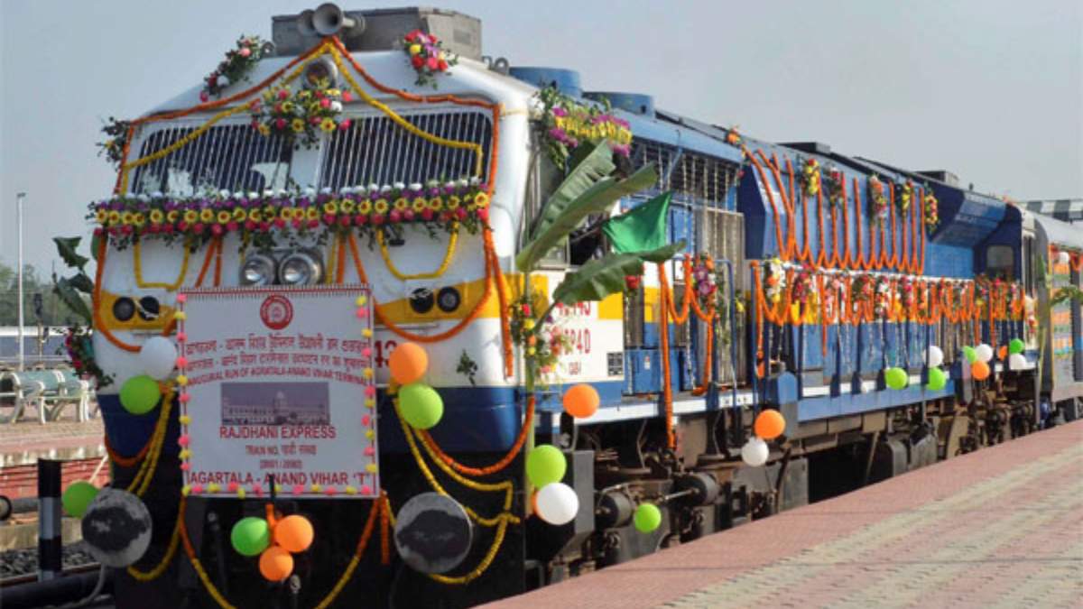 ರಾಜಧಾನಿ, ಶತಾಬ್ದಿ, ದುರಂತೋ ಎಕ್ಸ್‌ಪ್ರೆಸ್ ಹೆಸರು ಬಂದಿದ್ದು ಹೇಗೆ? ಇಲ್ಲಿದೆ ...