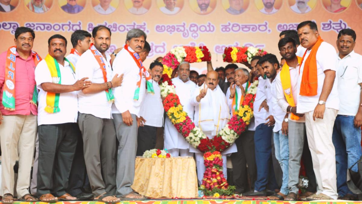 ಕರ್ನಾಟಕದಲ್ಲಿ ಬಿಜೆಪಿ ಮತ್ತೆ ಅಧಿಕಾರಕ್ಕೆ ಬರುತ್ತದೆ: ಪಕ್ಷ ಬಿಟ್ಟವರ ಬಗ್ಗೆ ...