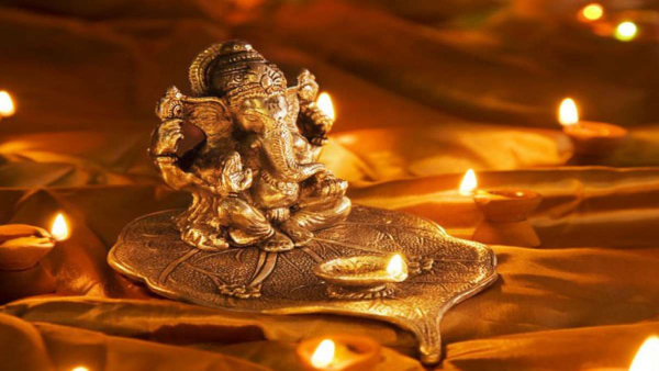 Vastu Tips: ಮನೆಯಲ್ಲಿ ದೇವರ ಮೂರ್ತಿಗಳನ್ನು ಈ ರೀತಿ ಇಡಬೇಡಿ.. ಇಟ್ಟರೆ ತೊಂದರೆ ...