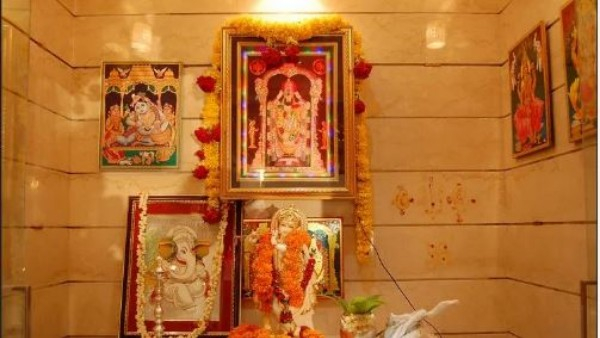Vastu Tips: ಮನೆಯಲ್ಲಿ ದೇವರ ಮೂರ್ತಿಗಳನ್ನು ಈ ರೀತಿ ಇಡಬೇಡಿ.. ಇಟ್ಟರೆ ತೊಂದರೆ ...