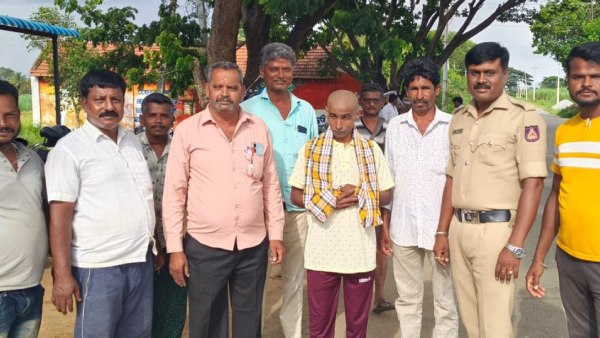 ಮಂಡ್ಯ: ಮಾನಸಿಕ ಅಸ್ವಸ್ಥನಿಗೆ ಹೊಸ ರೂಪ ಕೊಟ್ಟ ಕೆ.ಎಂ.ದೊಡ್ಡಿ ಪೊಲೀಸರು | K.M Doddi Police Helps Mental ...