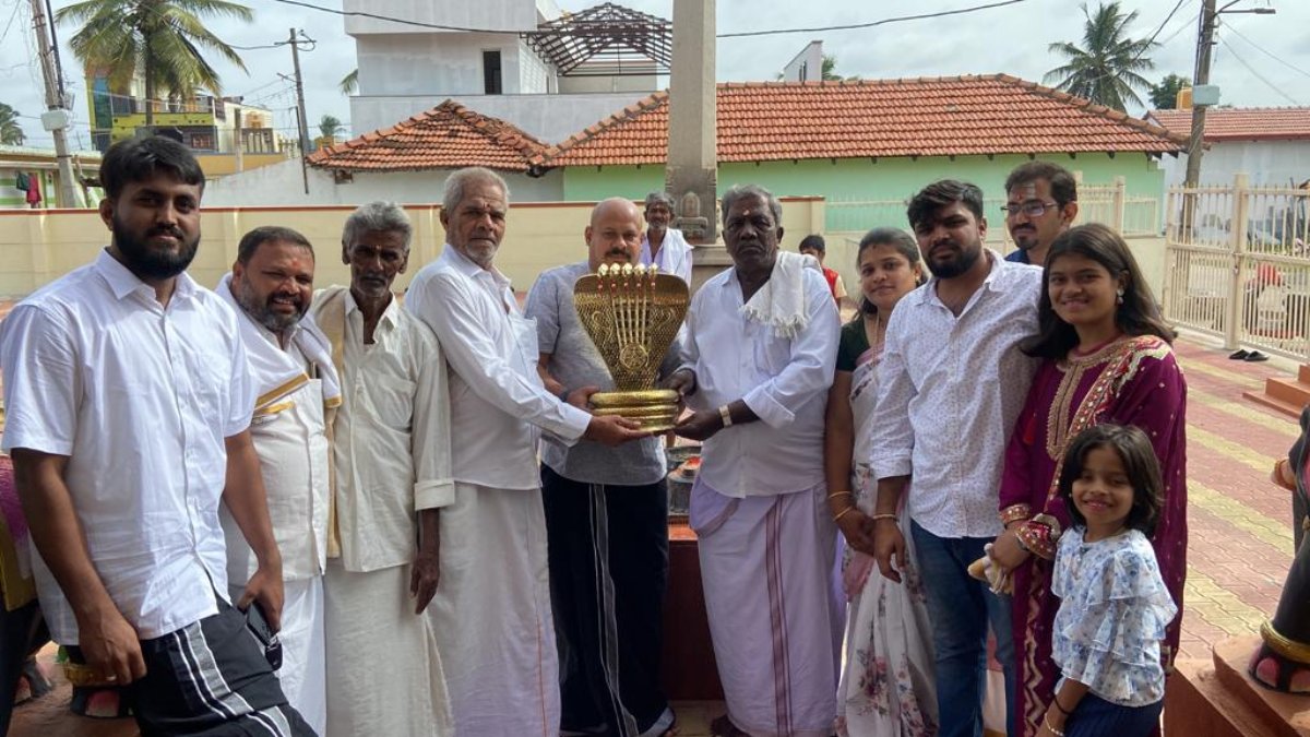 ಎರಡನೇ ಬಾರಿಗೆ ಸಿದ್ದರಾಮಯ್ಯ ಸಿಎಂ: ಸೌದಿ ಅರೇಬಿಯಾದಿಂದ ಬಂದು ಹರಕೆ ತೀರಿಸಿದ ...