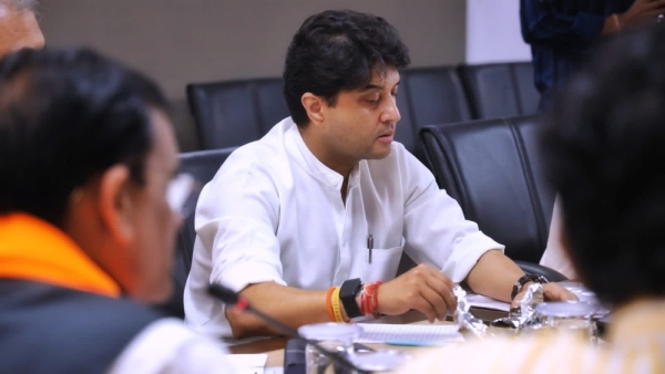 1200 ಕಾರು, 5000 ಹಿಂಬಾಲಕರ ಜೊತೆ ಕಾಂಗ್ರೆಸ್‌ ಸೇರಿದ ಮಧ್ಯಪ್ರದೇಶ ಬಿಜೆಪಿ ನಾಯಕ ...