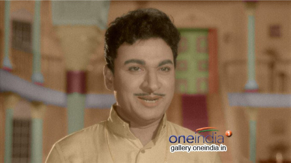 Rajkumar: ಡಾ.ರಾಜ್‌ಕುಮಾರ್ ಯೋಗ ಮಾಡುವಾಗ 22 ಅಡಿ ಉದ್ದದ ಬಟ್ಟೆ ನುಂಗಿದ್ದು ಏಕೆ ...