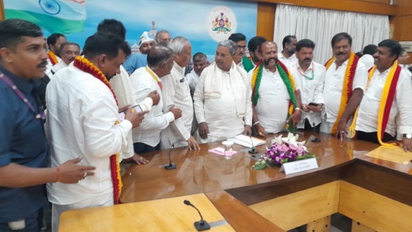 Cauvery issue: ಸಿದ್ದರಾಮಯ್ಯಗೆ ಹಕ್ಕೊತ್ತಾಯ ಸಲ್ಲಿಸಿದ ಮುಖಂಡರು | Cauvery ...