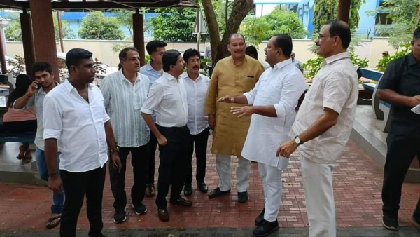 ಮಂಗಳೂರು: ರಾಜೀನಾಮೆ ನೀಡುತ್ತೇನೆ ಎಂದ ಇಂಜಿನಿಯರ್‌ನ್ನ ಸಭೆಯಿಂದಲೇ ಹೊರಕಳಿಸಿದ ಸಚಿವ ...