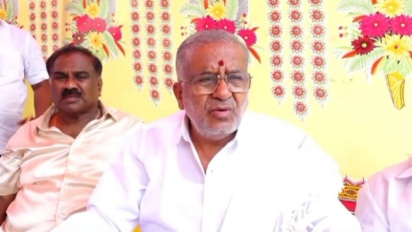 ಹಾಸನಾಂಬೆ ಎದುರು ಪಕ್ಷ ಬಿಡಲ್ಲ ಎಂದು ಆಣೆ ಮಾಡಿದ್ರಾ ಜೆಡಿಎಸ್ ಶಾಸಕರು: ದೇವೇಗೌಡ ... ಹಾಸನಾಂಬೆ ಎದುರು ಪಕ್ಷ ಬಿಡಲ್ಲ ಎಂದು ಆಣೆ ಮಾಡಿದ್ರಾ ಜೆಡಿಎಸ್ ಶಾಸಕರು: ದೇವೇಗೌಡ ...