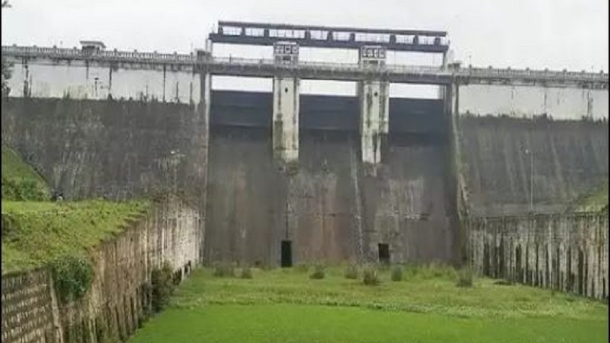 ಬರಗಾಲದಲ್ಲೂ ಜಲಾಶಯದ ನೀರು ಪೋಲು: ತಾರಕದಿಂದ ನೀರು ಹರಿದರೂ ರೈತರಿಗೆ ತಲುಪುತ್ತಿಲ್ಲ ...