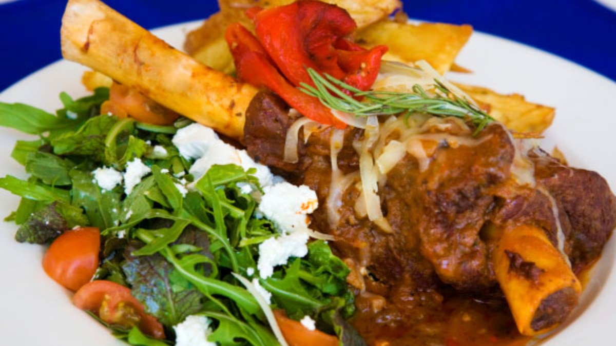 Fight for Bone: ಮೂಳೆ ಬೇಕು ಮೂಳೆ... ಮೂಳೆಗಾಗಿ ಮುರಿದು ಬಿತ್ತು ಮದುವೆ! | Fight ...