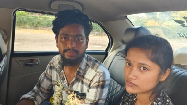 Ballari: ಸಿನಿಮಾ ಸ್ಟೈಲ್‍ನಲ್ಲಿ ಕಾರಿನಲ್ಲಿ ಮದುವೆಯಾದ ಪ್ರೇಮಿಗಳು | Ballari ...