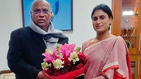 ಆಂಧ್ರ ಪ್ರದೇಶ ಕಾಂಗ್ರೆಸ್‌ ಮುಖ್ಯಸ್ಥೆಯಾಗಿ ಜಗನ್‌ ಸಹೋದರಿ ನೇಮಕ! | YS Sharmila Appointed As Andhra ...