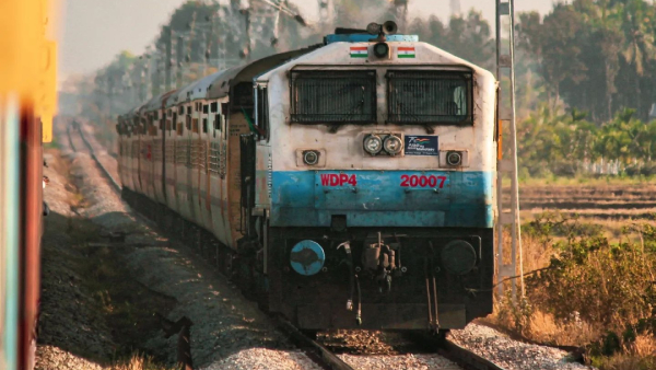 ದಾವಣಗೆರೆ: ರೈಲ್ವೆ ಪೊಲೀಸರ ಜಾಣ್ಮೆಯಿಂದ ತಪ್ಪಿದ ದೊಡ್ಡ ಅನಾಹುತ, ಆ ಸ್ಫೋಟಕ ಸತ್ಯ ...