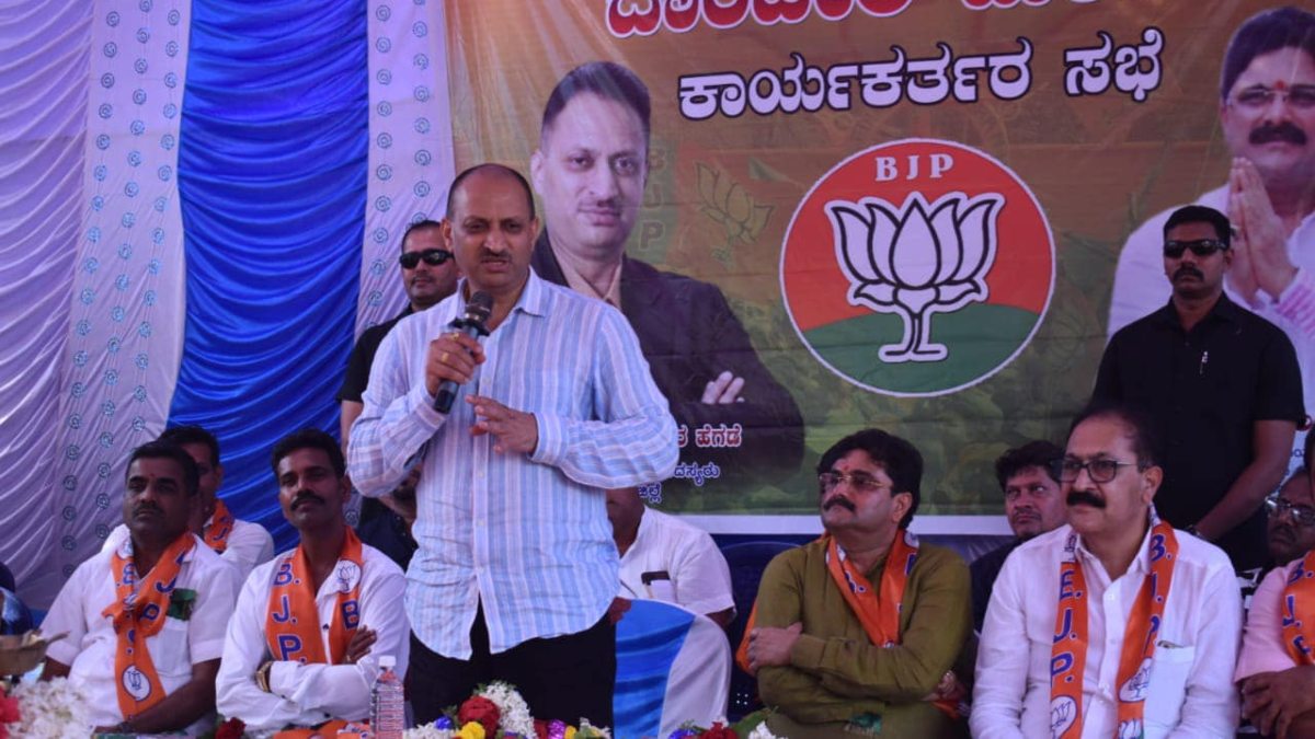 ಬದುಕು ಕೊಟ್ಟ ಮಣ್ಣಿಗೆ, ಗುರುತು ಕೊಟ್ಟ ನನ್ನ ಜನಕ್ಕೆ ಕೃತಜ್ಞತೆ: ಅನಂತ್‌ ಕುಮಾರ್ ...