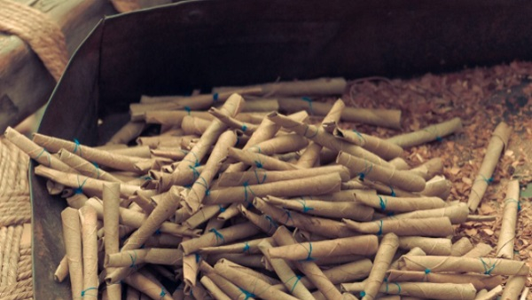 'ಬೀಡಿ' ಸೇದ ಬೇಡಿ: ಸಿಗರೇಟಿಗಿಂತ ಎಂಟು ಪಟ್ಟು ಹೆಚ್ಚು ಹಾನಿಕಾರಕ ಈ ಬೀಡಿ | Bidi ...