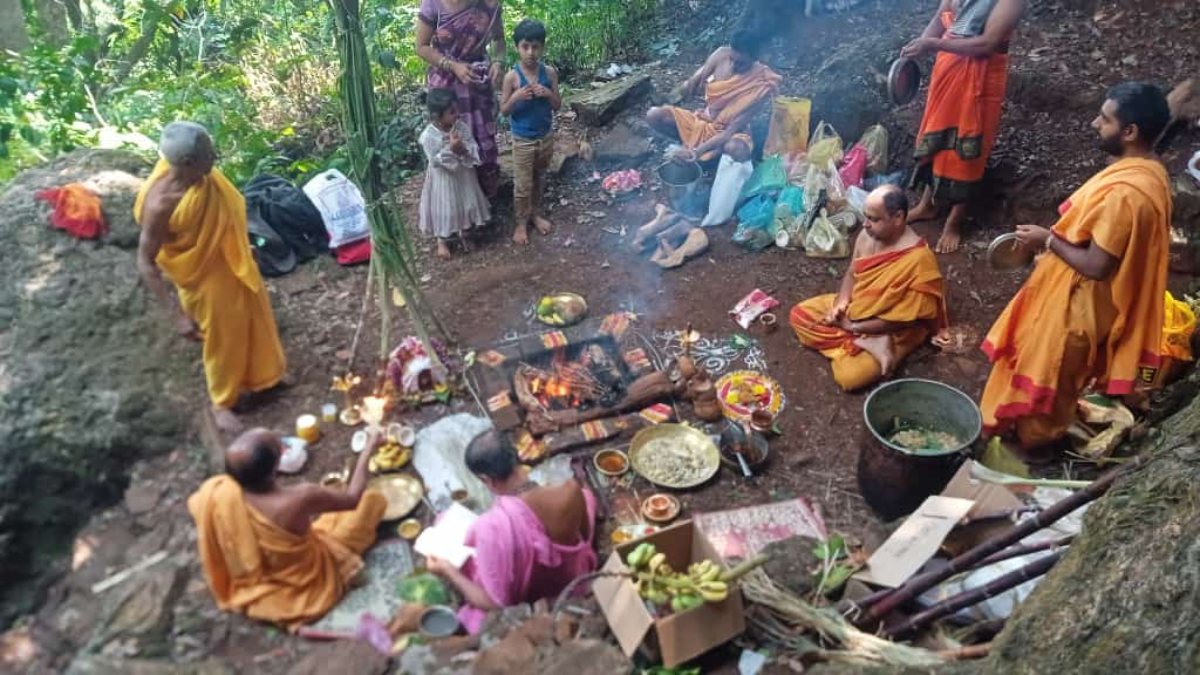Rain: ಬರದಿಂದ ತತ್ತರಿಸಿದ ಮಲೆನಾಡು: ಕೊಪ್ಪ ಮೇರುತಿ ಶಿಖರದಲ್ಲಿ ವರುಣನಿಗೆ ಹೋಮ-ಹವನ ...