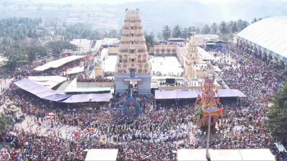 Shivratri Rathotsava: ಮಲೆ ಮಹದೇಶ್ವರ ಬೆಟ್ಟದಲ್ಲಿ ನೆರೆದ ಲಕ್ಷಾಂತರ ಭಕ್ತರ ದಂಡು ...