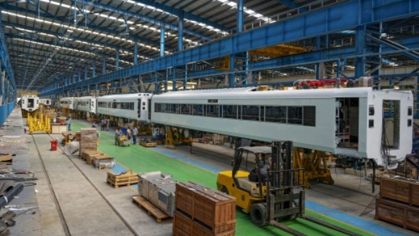 ICF: ಭಾರತೀಯ ರೈಲ್ವೆ: 'ಐಸಿಎಫ್'ನಿಂದ 3000 ಬೋಗಿಗಳ ತಯಾರಿಕೆ ಗುರಿ, ವಂದೇ ಭಾರತ್ ...