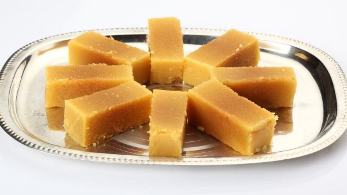 Mysore Pak Recipe ಮನೆಯಲ್ಲೇ ತಯಾರಿಸಿ ರುಚಿಯಾದ ಮೈಸೂರು ಪಾಕ್‌ ಇಲ್ಲಿದೆ ಸರಳ