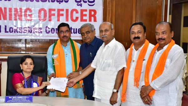 4 ಬಾರಿ ಗೆದ್ದರೂ ಸ್ವಂತ ವಾಹನ ಇಲ್ಲದ ಪ್ರಹ್ಲಾದ್ ಜೋಶಿ ಆಸ್ತಿ ಎಷ್ಟು? ಅಂಕಿ-ಸಂಖ್ಯೆ ವಿವರ | Dharwad BJP ...