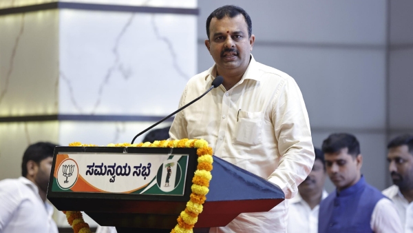 ಶೌಚಾಲಯ ನಿರ್ಮಾಣ ಮಾಡದೇ ಜನರಿಗೆ ಚೊಂಚು ಕೊಟ್ಟಿದ್ದು ಕಾಂಗ್ರೆಸ್‌-ಬಿಜೆಪಿ ಶಾಸಕ ...