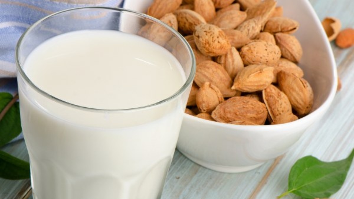 Badam Milk Powder Recipe: ಹೀಗೆ ಸುಲಭ ಮತ್ತು ಆರೋಗ್ಯಕರ ಬಾದಾಮ್ ಮಿಲ್ಕ್ ಪೌಡರ್ ...