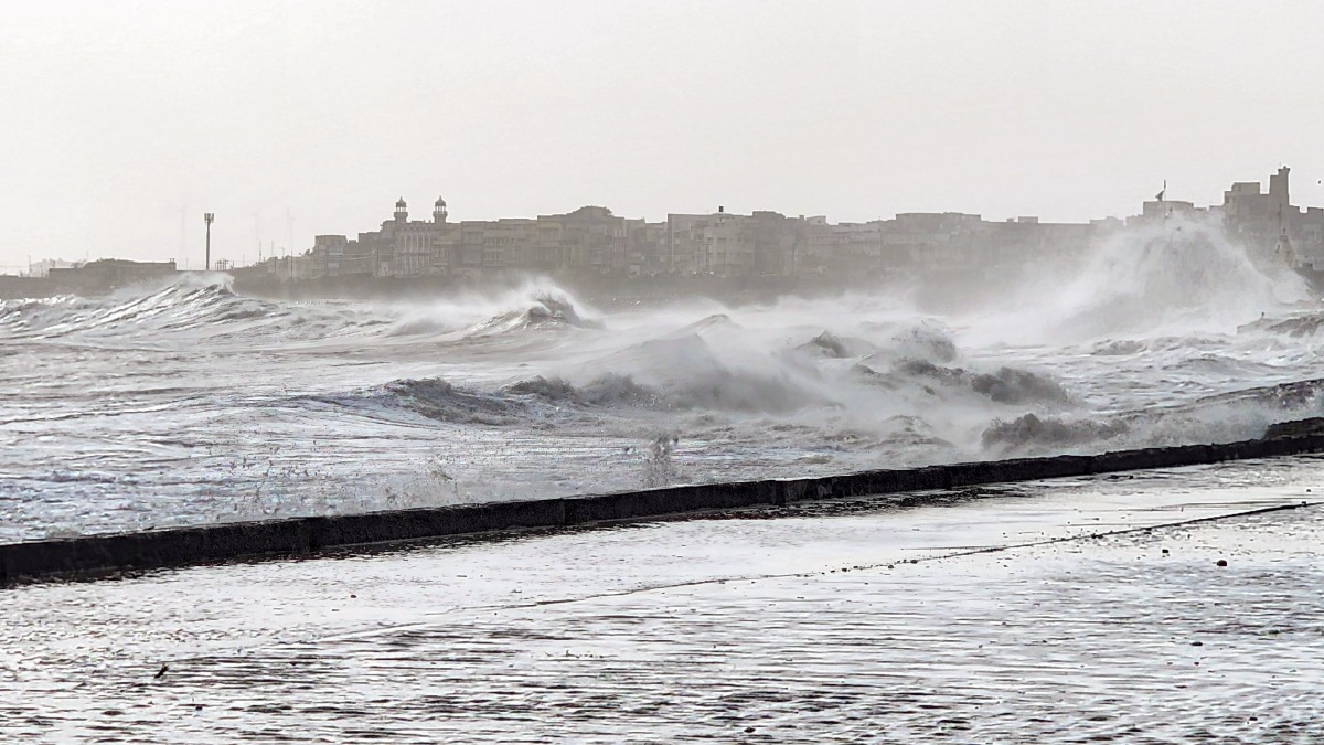Weather Report: ಎರಡು ದಿನ ಅಬ್ಬರಿಸಲಿದೆ ಸಮುದ್ರ; ರೆಡ್ ಅಲರ್ಟ್ ಘೋಷಣೆ | First ...