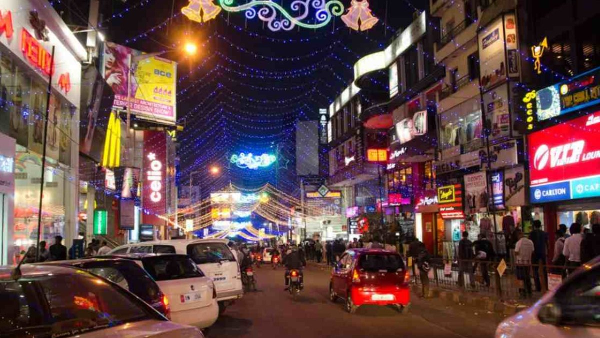 ರಾತ್ರಿ ವೇಳೆ ಬೆಂಗಳೂರಿನಲ್ಲಿ ನಿಮ್ಮಿಷ್ಟದವರ ಜೊತೆ ಫುಲ್‌ ಜೋಶ್‌ ಆಗಿರ್ಬೇಕೆ ...