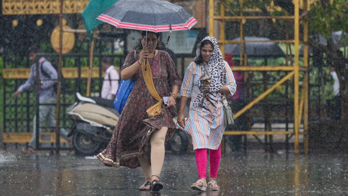 Red alert: ಕರಾವಳಿ ಜನರೇ ಎಚ್ಚರ.. ಭಾರೀ ಮಳೆ.. ರೆಡ್ ಅಲರ್ಟ್ ಘೋಷಣೆ | Heavy Rain: KSNDMC issued red ...