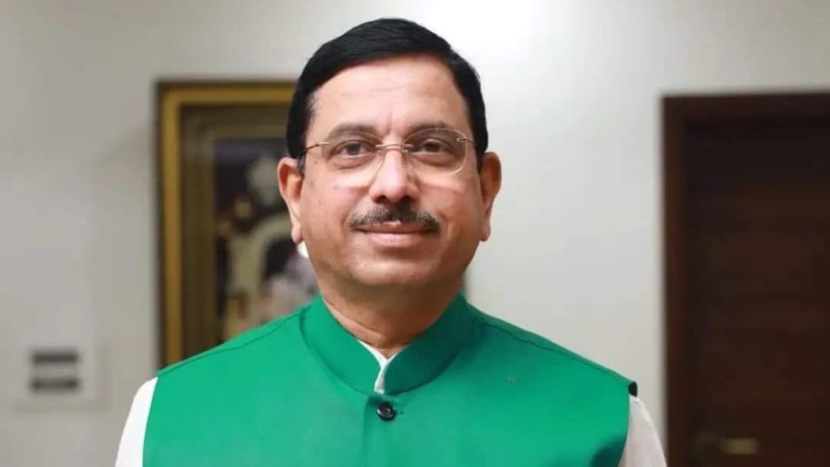 Dharwad Result: ದಿಂಗಾಲೇಶ್ವರ ಶ್ರೀಗಳ ಆಶೀರ್ವಾದಿಂದ ನನಗೆ ಗೆಲುವು: ಪ್ರಹ್ಲಾದ್ ಜೋಶಿ ಹೇಳಿದ್ದೇನು? | Pralhad ...