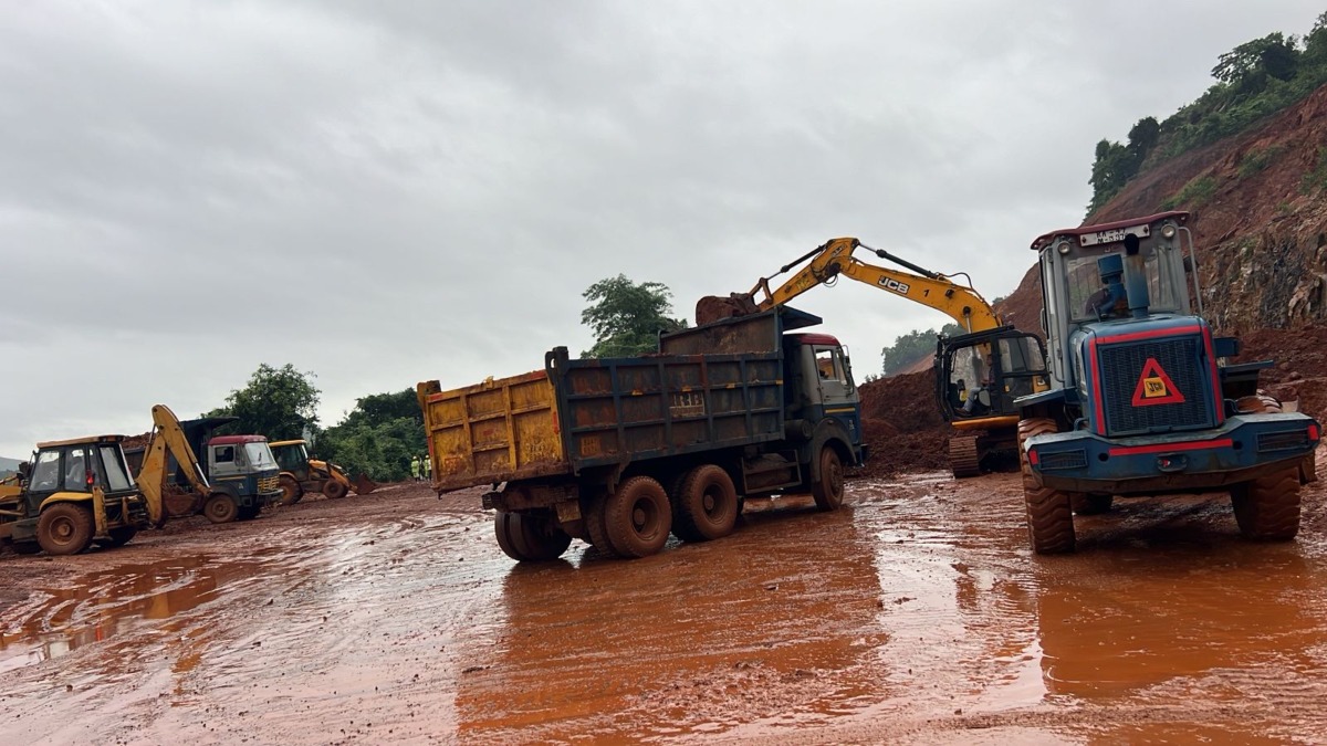 ಅಂಕೋಲಾ: ಗುಡ್ಡ ಕುಸಿತ, ರಕ್ಷಣಾ ಕಾರ್ಯಕ್ಕೆ ಸೇನಾಪಡೆ ಆಗಮನ | Shiroor Landslide ...