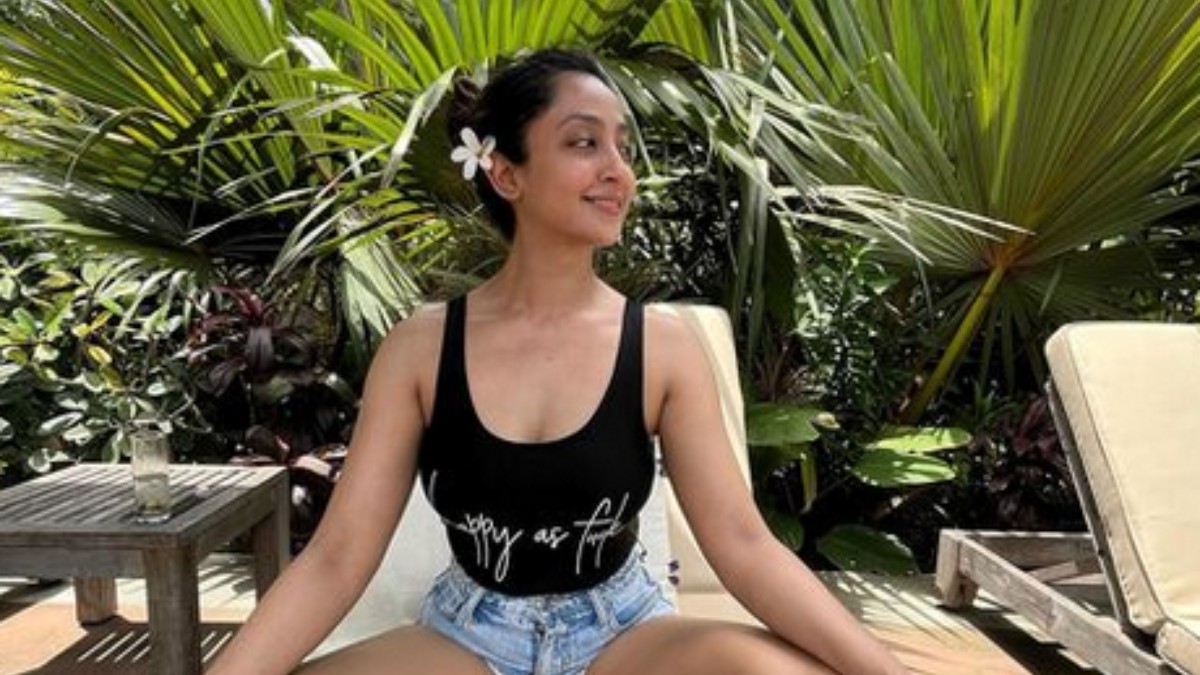 Aindrita Ray: 'ಮದುವೆಯಾದ ಮೇಲೆ ಸಿನಿಮಾ ಆಫರ್‌ ಇಲ್ಲ..ಮನೆಯಲ್ಲಿ ಪಾತ್ರೆ ತೊಳೆಯುತ್ತಿದ್ದೇನೆ' | I Am Not ...