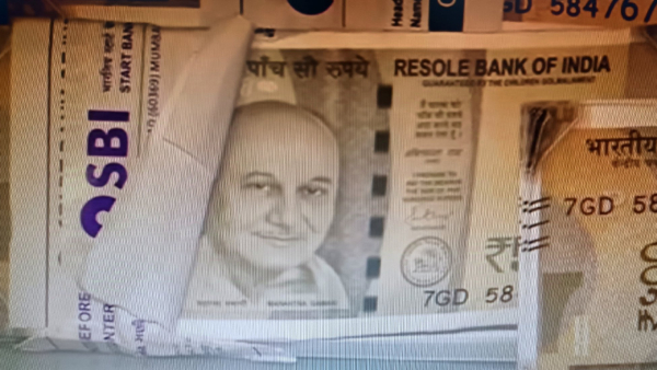 ₹500ರ ನೋಟಿನಲ್ಲಿ ಗಾಂಧೀಜಿ ಜಾಗದಲ್ಲಿ ಕಾಣಿಸಿಕೊಂಡ ಖ್ಯಾತ ನಟ! | A Bollywood ...