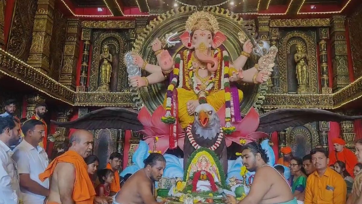 ಚಿತ್ರದುರ್ಗದಲ್ಲಿ ಹಿಂದೂ ಮಹಾ ಗಣಪತಿ ಪ್ರತಿಷ್ಠಾಪನೆ | Famous Hindu Maha ...