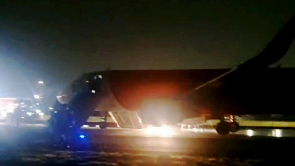 Air India Express Flight 141 ಜನರಿದ್ದ ವಿಮಾನದಲ್ಲಿ ದಿಢೀರ್‌ ಪ್ರಾಬ್ಲಂ, 3 ...