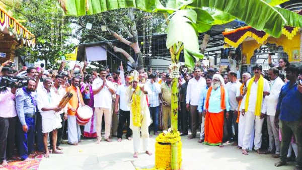 ಹಾಸನದಲ್ಲಿ ಶಕ್ತಿದೇವತೆ ಹಾಸನಾಂಬೆ ನೆಲೆನಿಂತಿದ್ದೇಗೆ? ದೇವಿಯ ವೈಶಿಷ್ಟ್ಯವೇನು ...