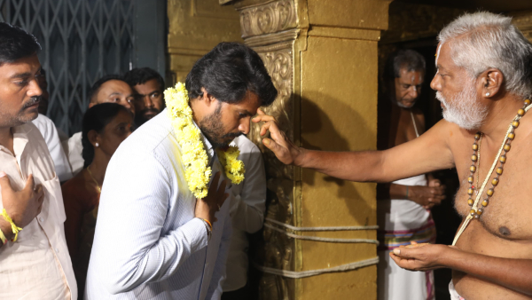 Nikhil Kumaraswamy : ಚನ್ನಪಟ್ಟಣ ಕ್ಷೇತ್ರಗಳಲ್ಲಿ ಬಿರುಸಿನ ಮತದಾನ; ದೇವರ ಮೊರೆ ...