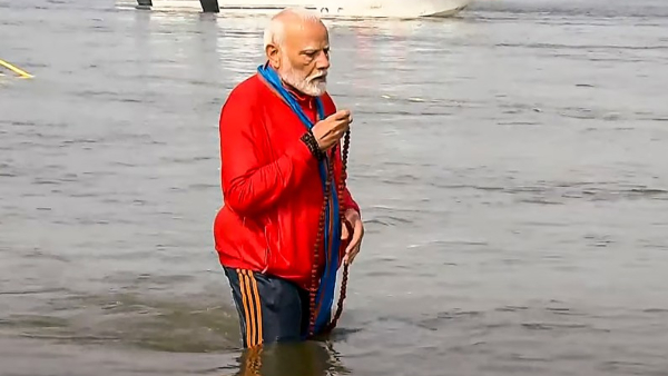 Maha Kumbh Mela 2025: ತ್ರಿವೇಣಿ ಸಂಗಮದಲ್ಲಿ ನರೇಂದ್ರ ಮೋದಿ ಪವಿತ್ರ ಸ್ನಾನ ...