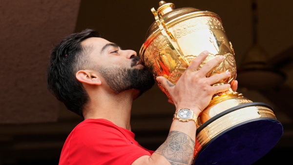 11 ಜನ ಆರ್‌ಸಿಬಿ ಅಭಿಮಾನಿಗಳ ಸಾವು: ವಿರಾಟ್ ಕೊಹ್ಲಿ 1 ಸಾಲಿನ ಪೋಸ್ಟ್‌! | 11 RCB ...