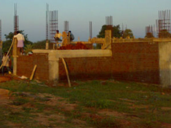 Workers asks for Nokku Kooli in construction sector - Malayalam Oneindia