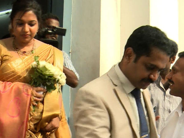 Oommen Chandy's daughter's re marriage - Malayalam Oneindia