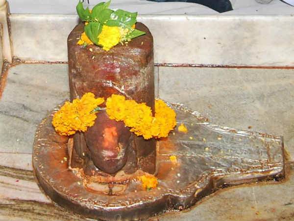 This 1,000 year old shivling changes colour thrice a day - Malayalam ...