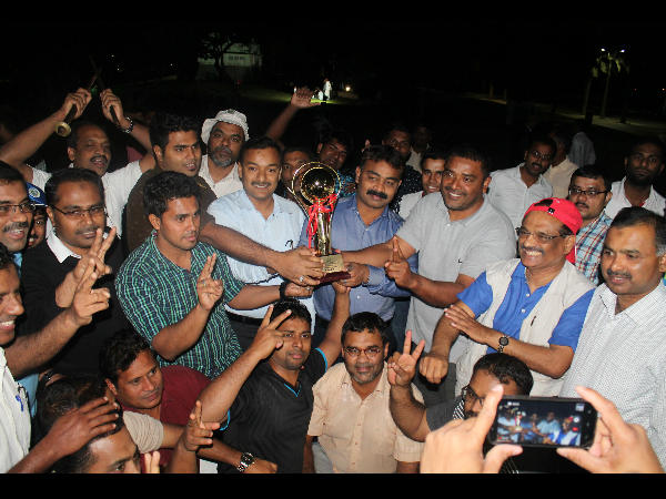 Aalappuram KMCC's 'Kambavali': Winners are Tirur team - Malayalam Oneindia